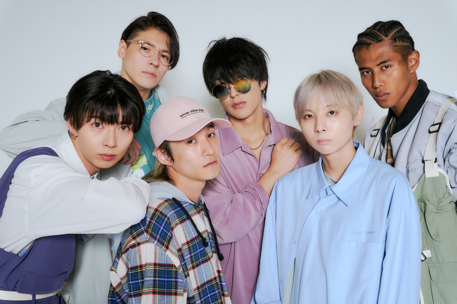 ODDLORE 「コンプレックスやトラウマをポジティブに変えて”これがODDLOREなんだ”と打ち出せるように」INTERVIEW | STREAM（ストリーム）